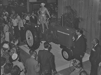 History and Heritage | John Deere