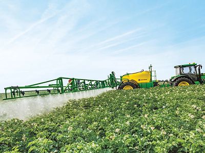 Sprayers | John Deere IE