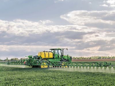 Sprayers | John Deere IE