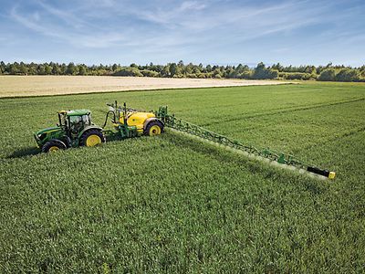 Sprayers | John Deere IE