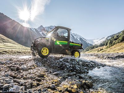 Landscaping & Grounds Care | John Deere IE