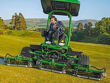 Greenkeeping turf care overview | John Deere IE