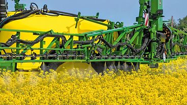 Sprayers | John Deere IE